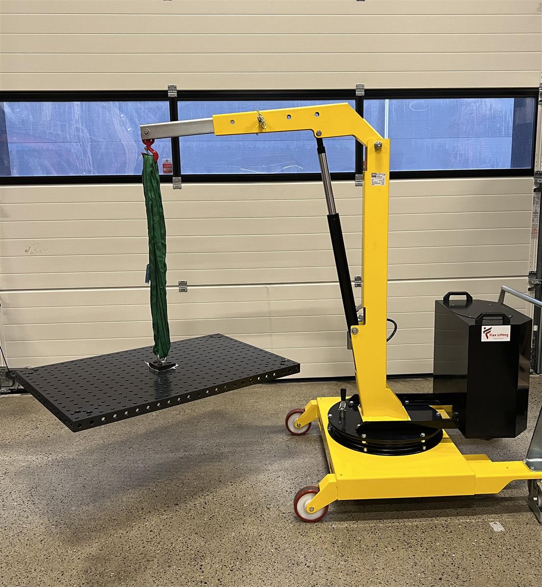 Mobil krane 500 kg, motbalansert svingkrane 360 grader ...